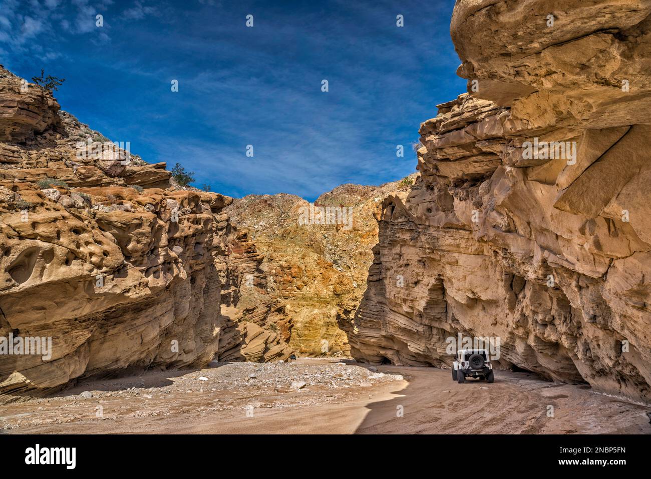 4WD vehicle in Split Mountain Gorge in Anza Borrego Desert State Park ...