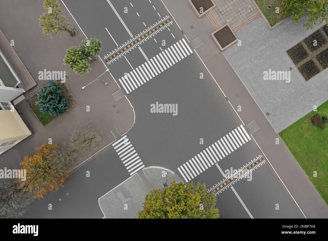 Pedestrian crossings hi-res stock photography and images - Alamy
