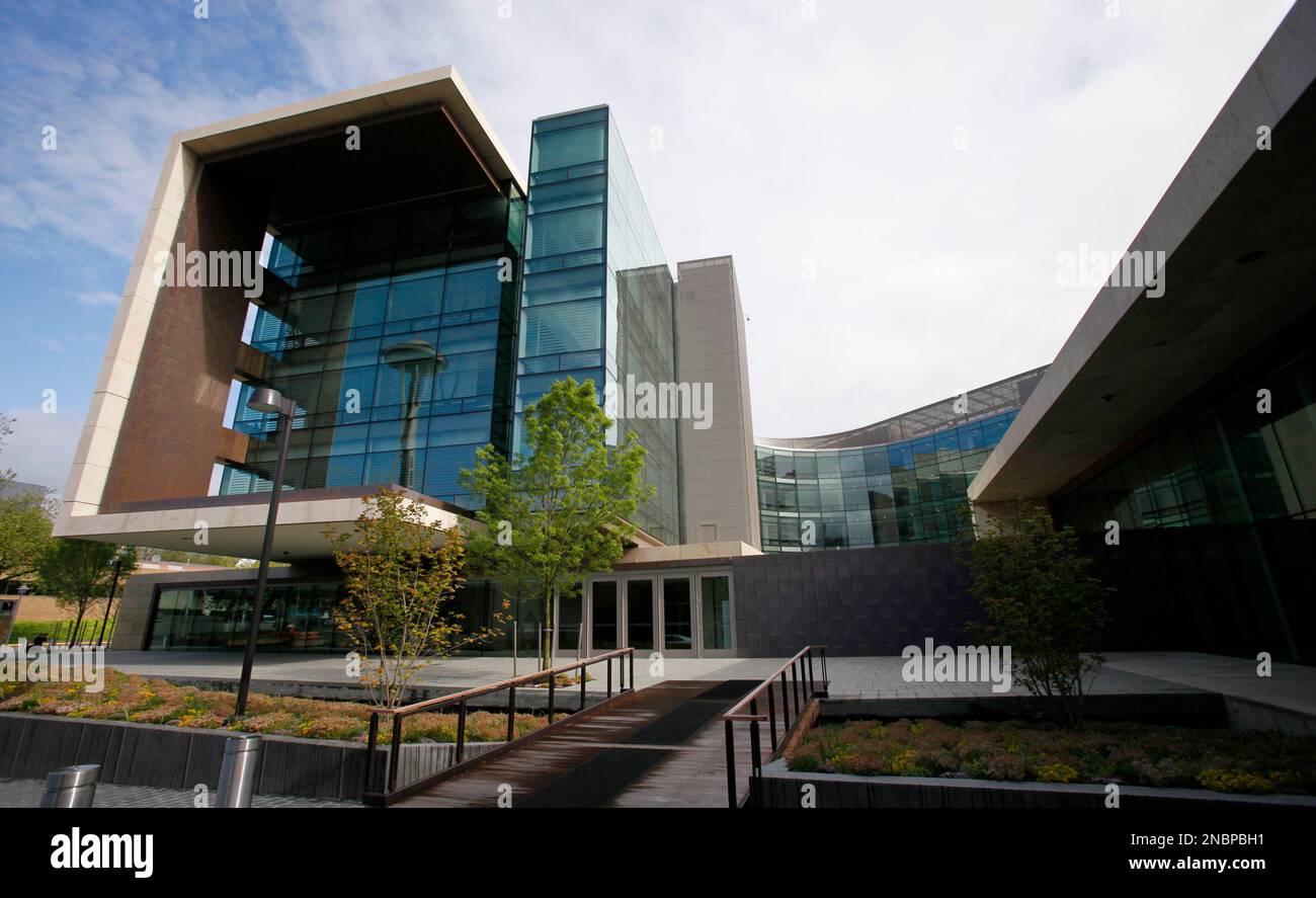 The entry plaza of the new Bill & Melinda Gates Foundation headquarters ...