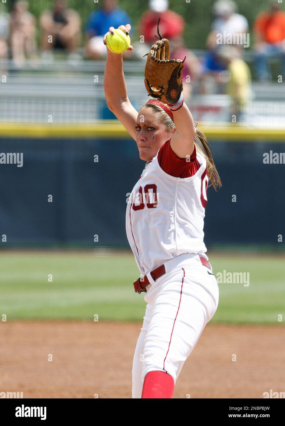 Alabama starting pitcher Kelsi Dunne throw against Alabama during a ... Alabama starting pitcher Kelsi Dunne throw against Alabama during a ...