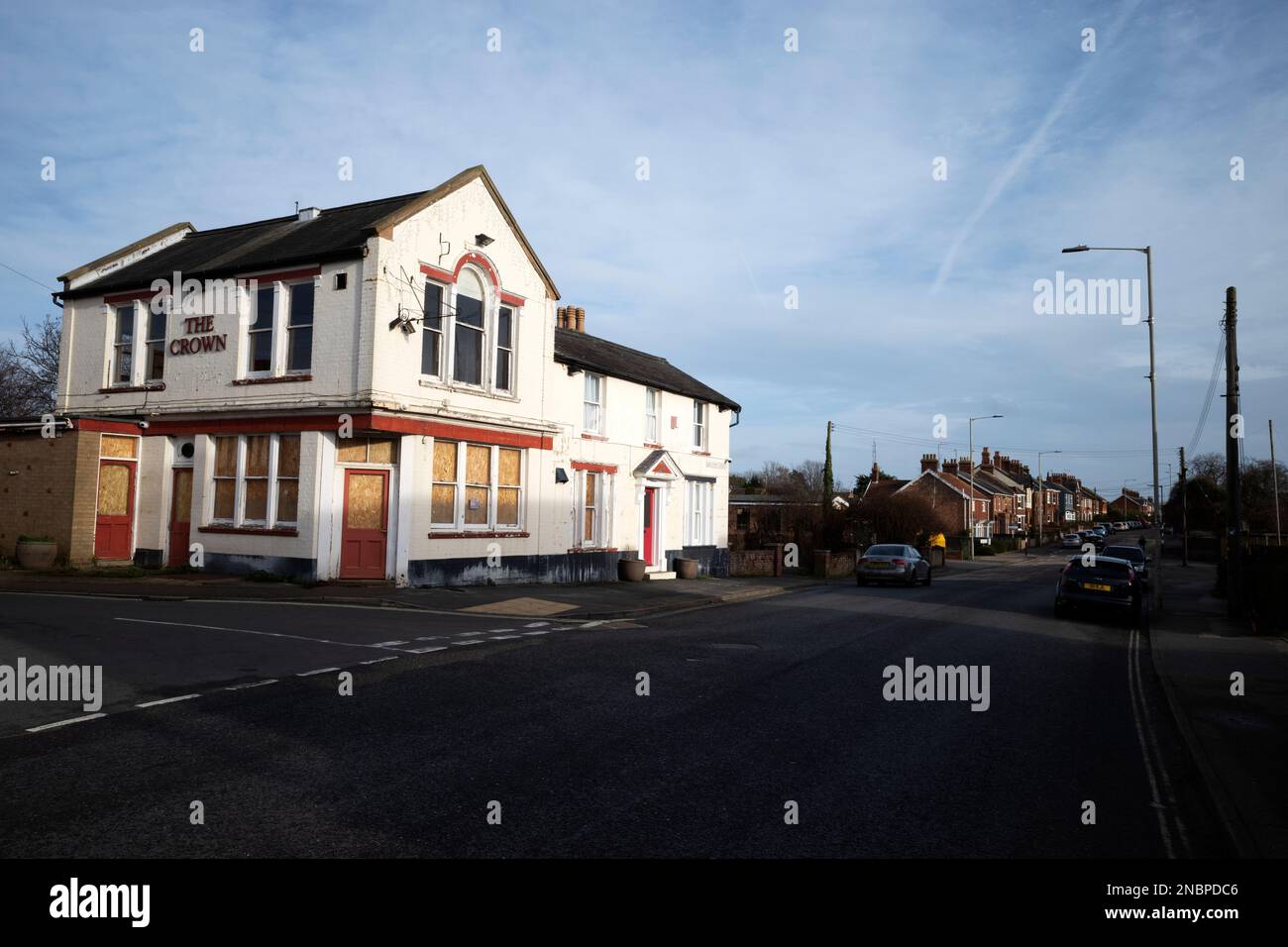 Closed down pub hi-res stock photography and images - Alamy