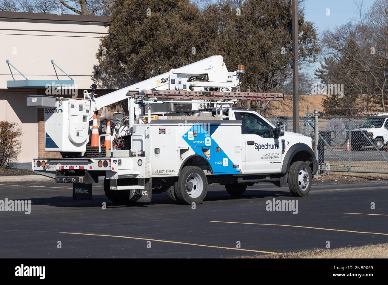 Communications truck hi-res stock photography and images - Alamy