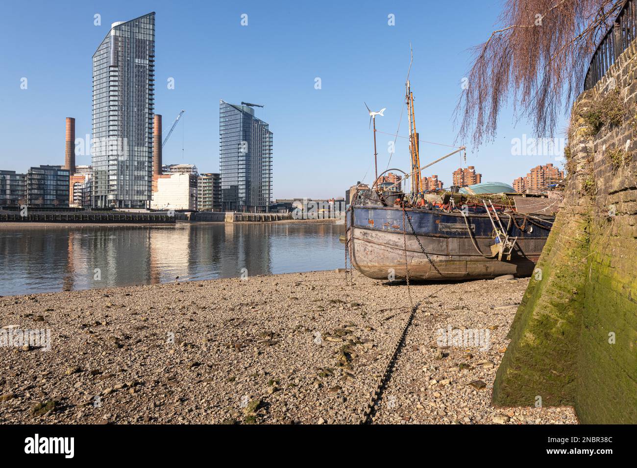 Chelsea Waterfront Across the Thames at Low Tide, shot from Old Swan ...