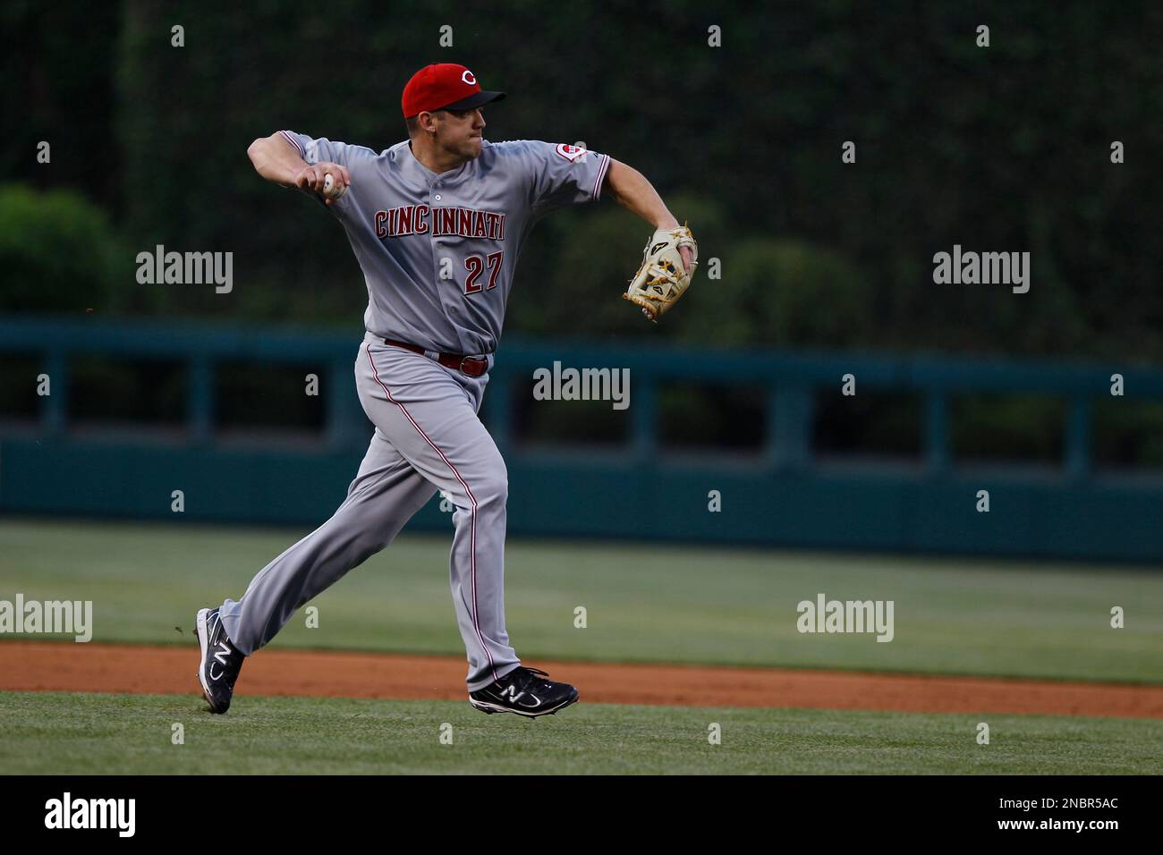 Cincinnati Reds' Scott Rolen throws to first after fielding a grounder ...