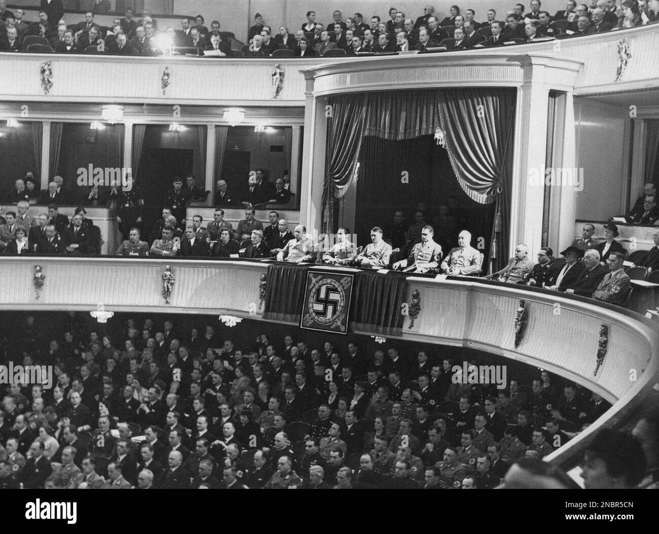 The close cooperation between the Reich’s cultural chamber and the ...