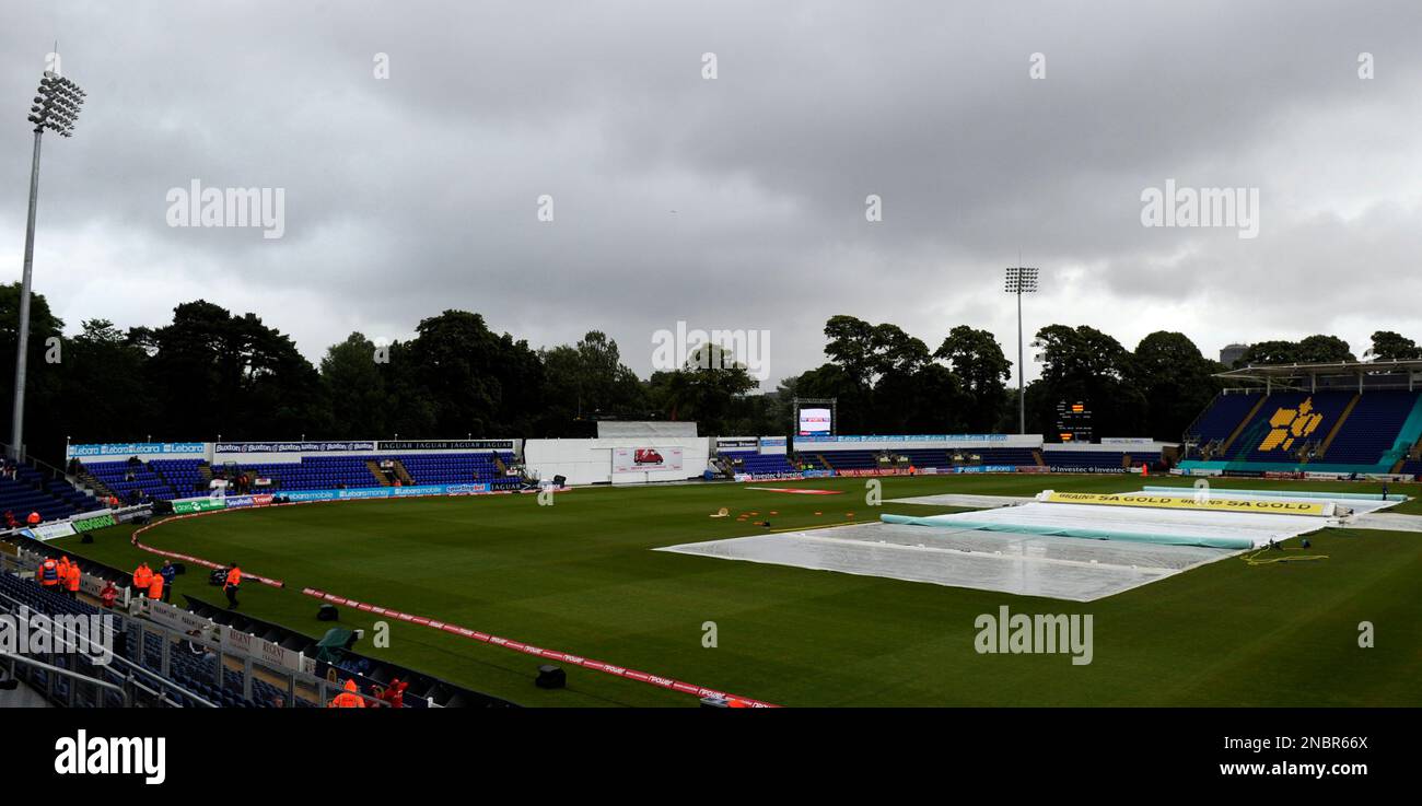 Rain delays the start of the first day of the first test between ...