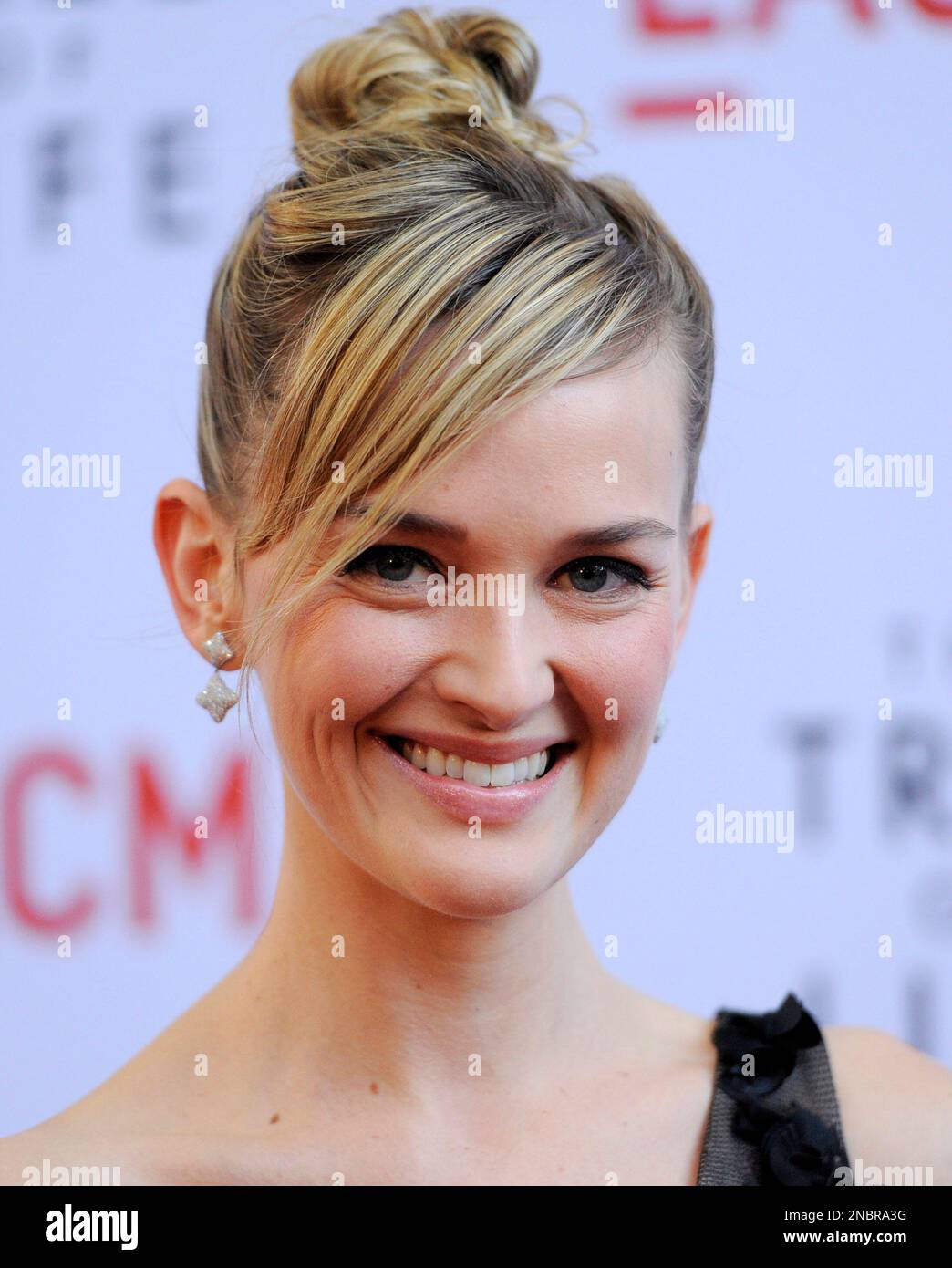 Actress Jess Weixler poses at a screening of the film "The Tree of Life ...