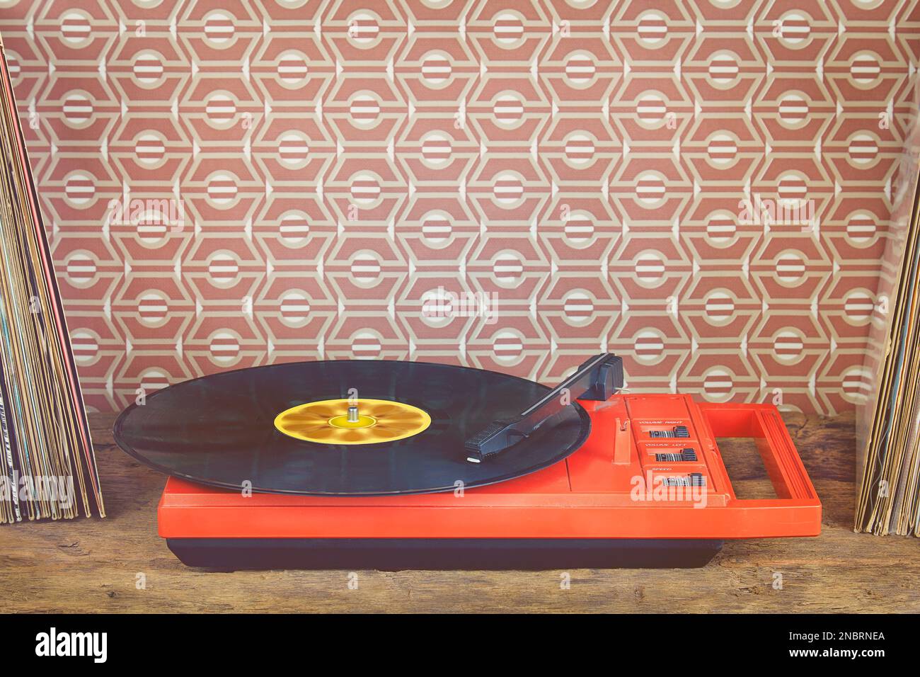 Seventies wallpaper hi-res stock photography and images - Alamy