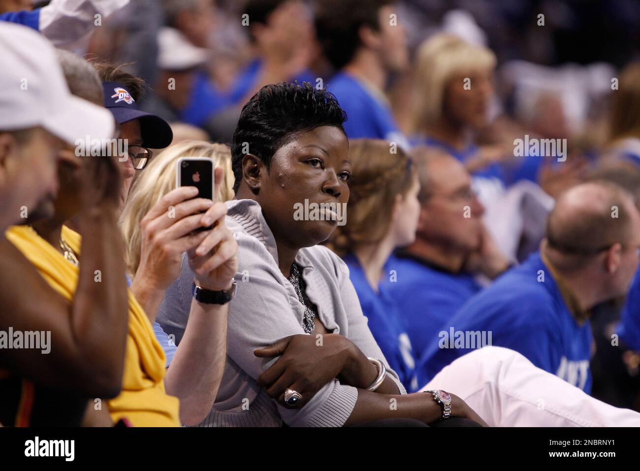 Oklahoma City Thunder's Kevin Durant' mother Wanda Pratt watches action ...