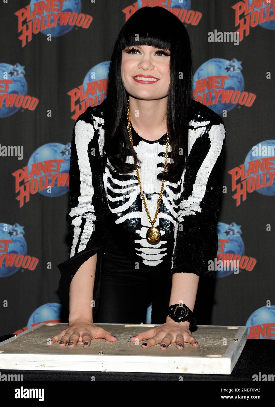 British singer Jessie J makes an appearance at Planet Hollywood Times ...