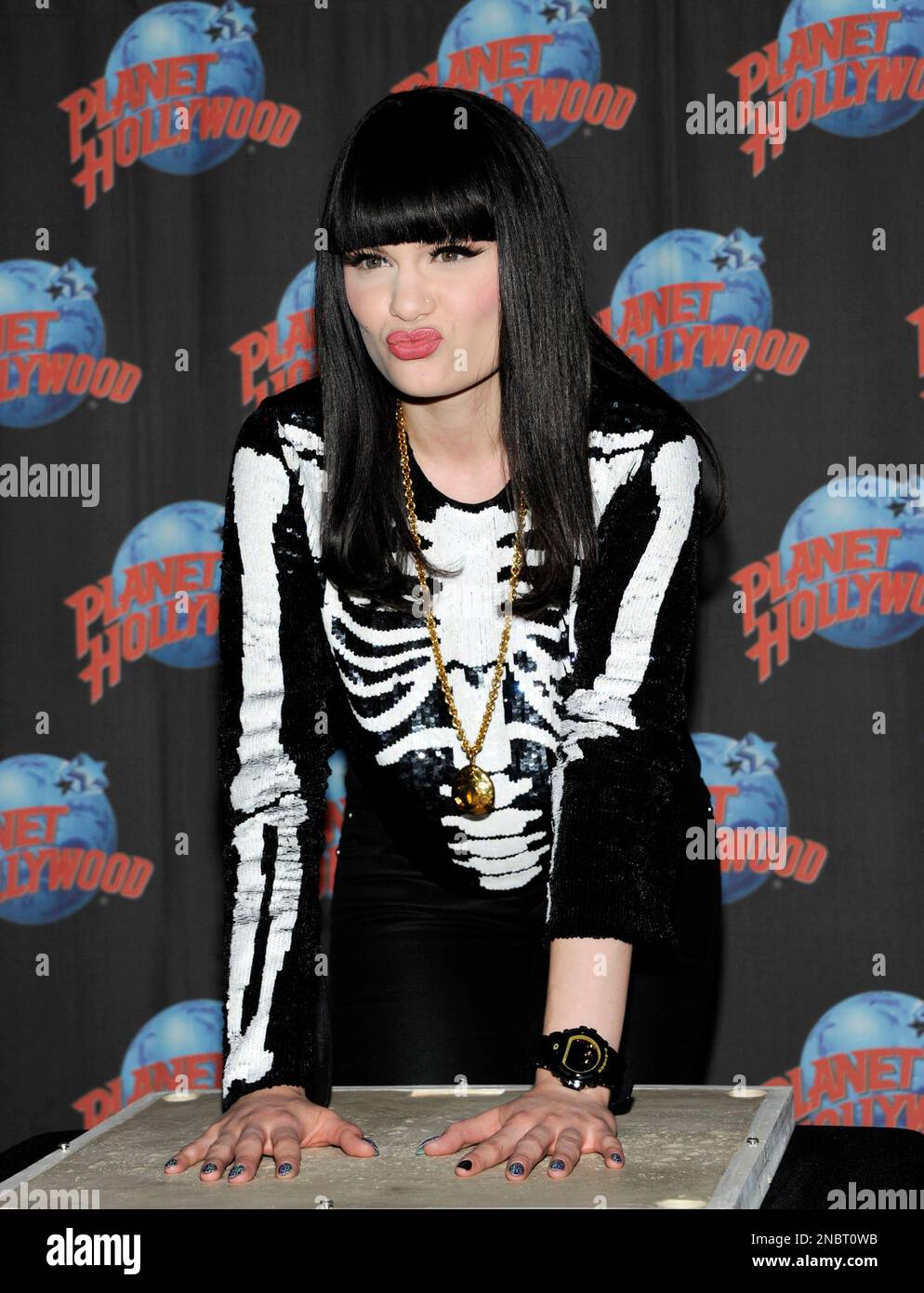 British singer Jessie J makes an appearance at Planet Hollywood Times ...