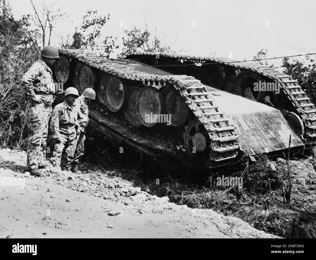 American soldiers dressed in new type camouflage uniforms, in Normandy ...