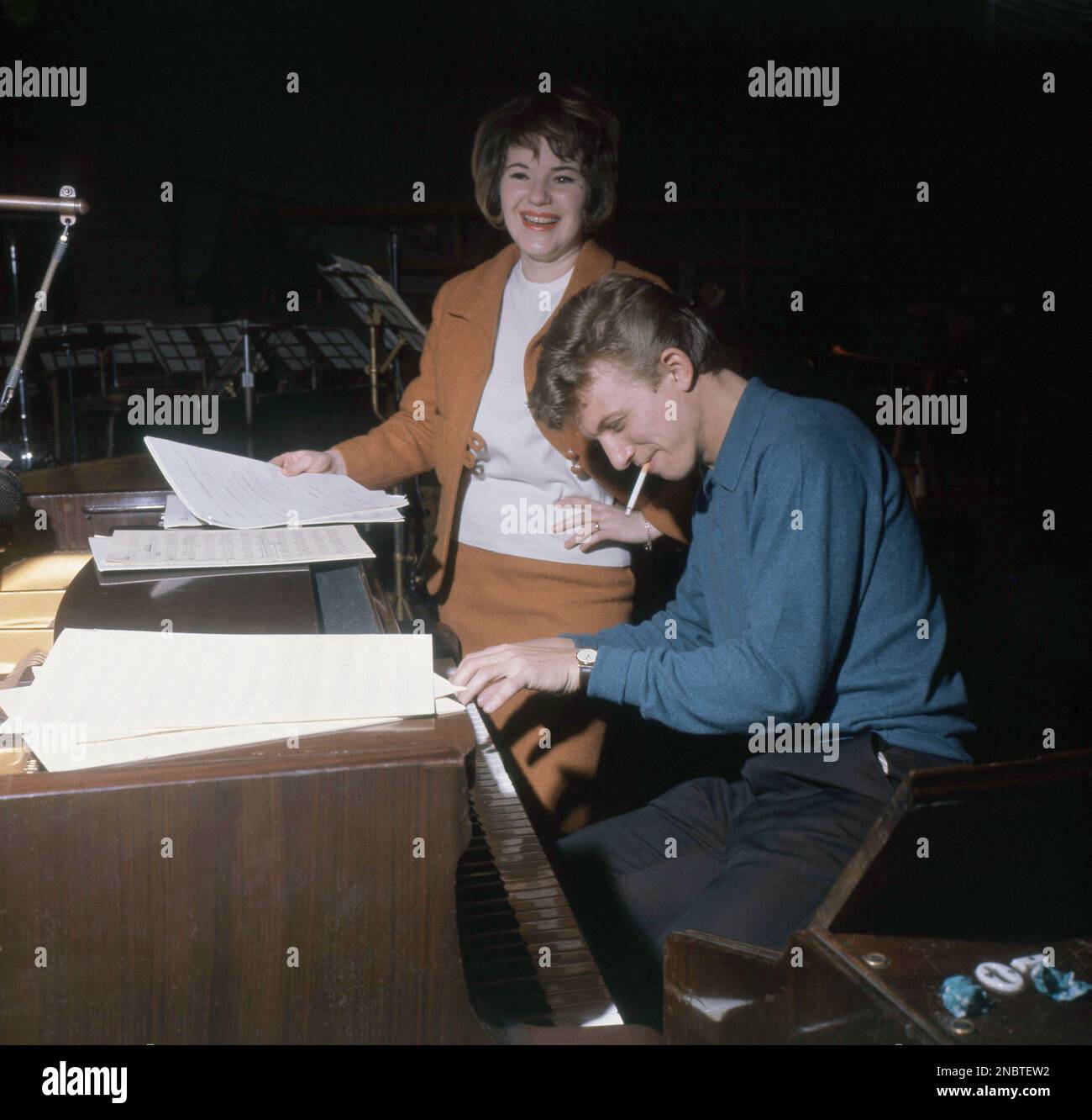 1960s english star hi-res stock photography and images - Alamy