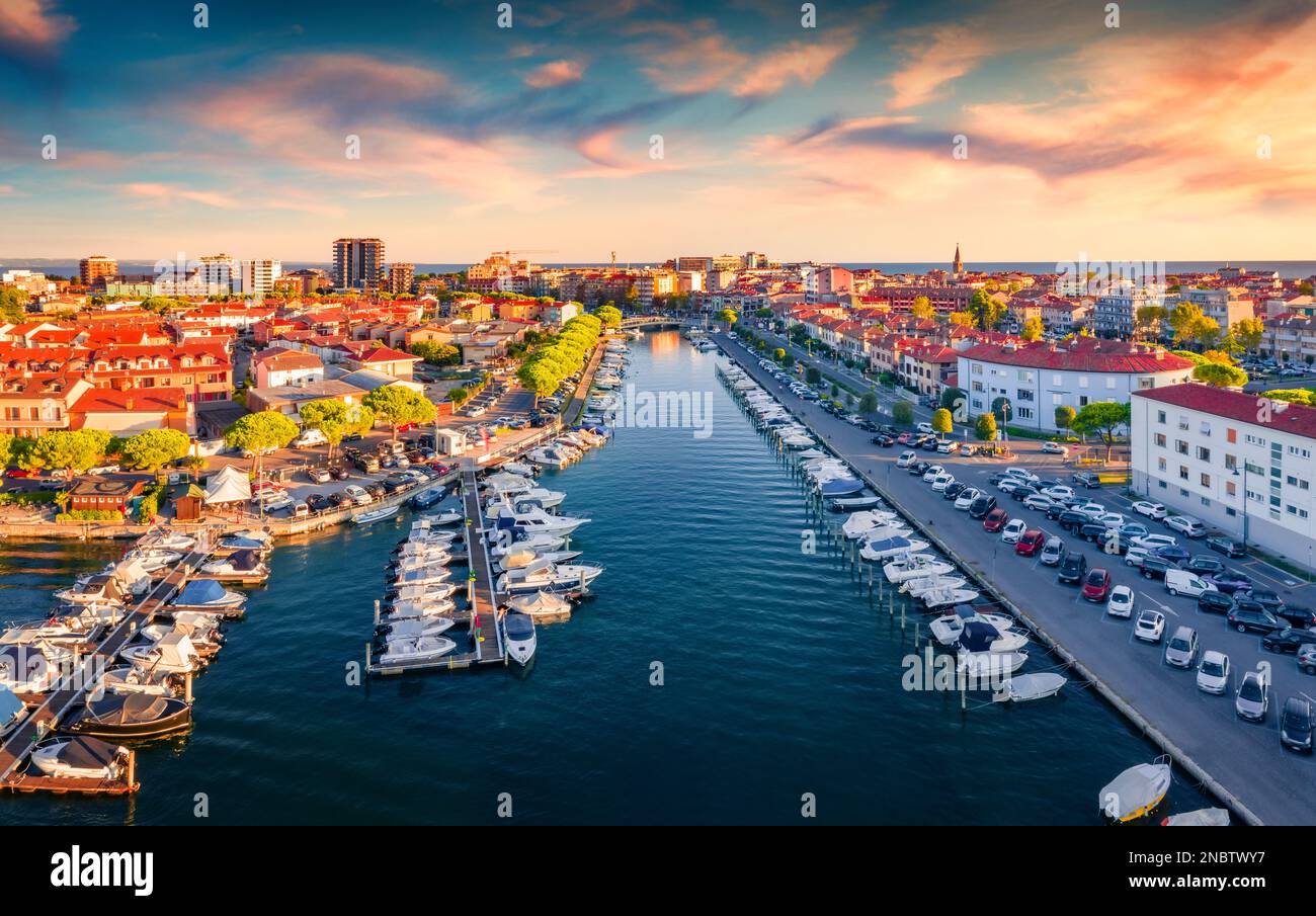 Exciting marine scenery wonderful hi-res stock photography and images ...