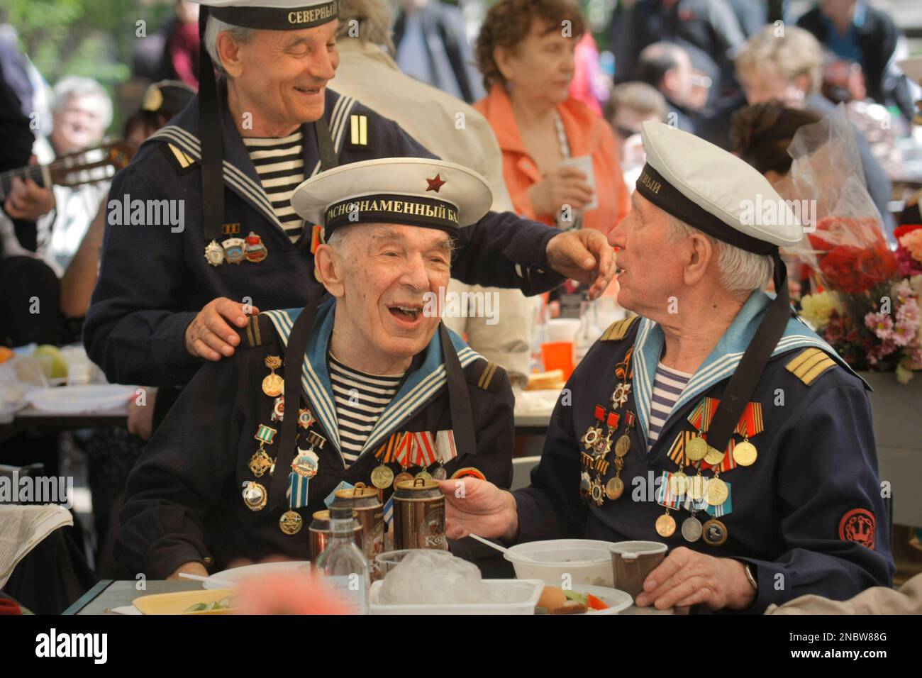 Russian World War II veterans celebrate Victory Day at Gorky park in ...