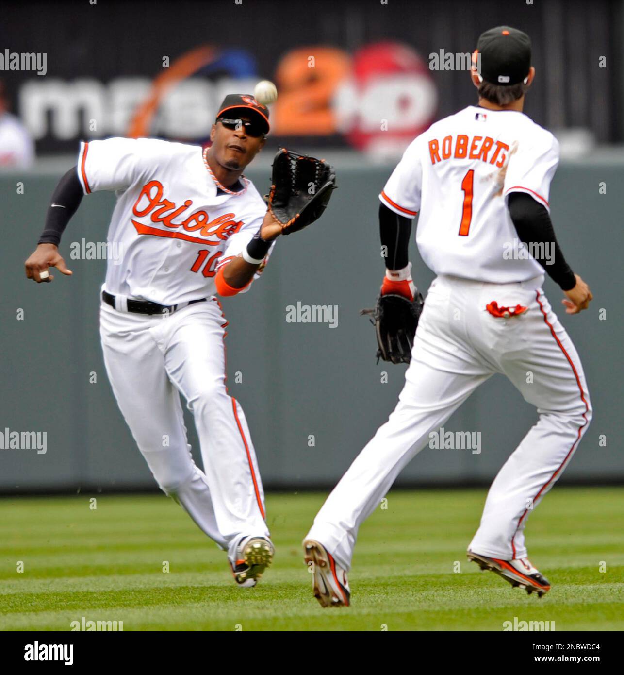 Adam Jones Orioles Catch