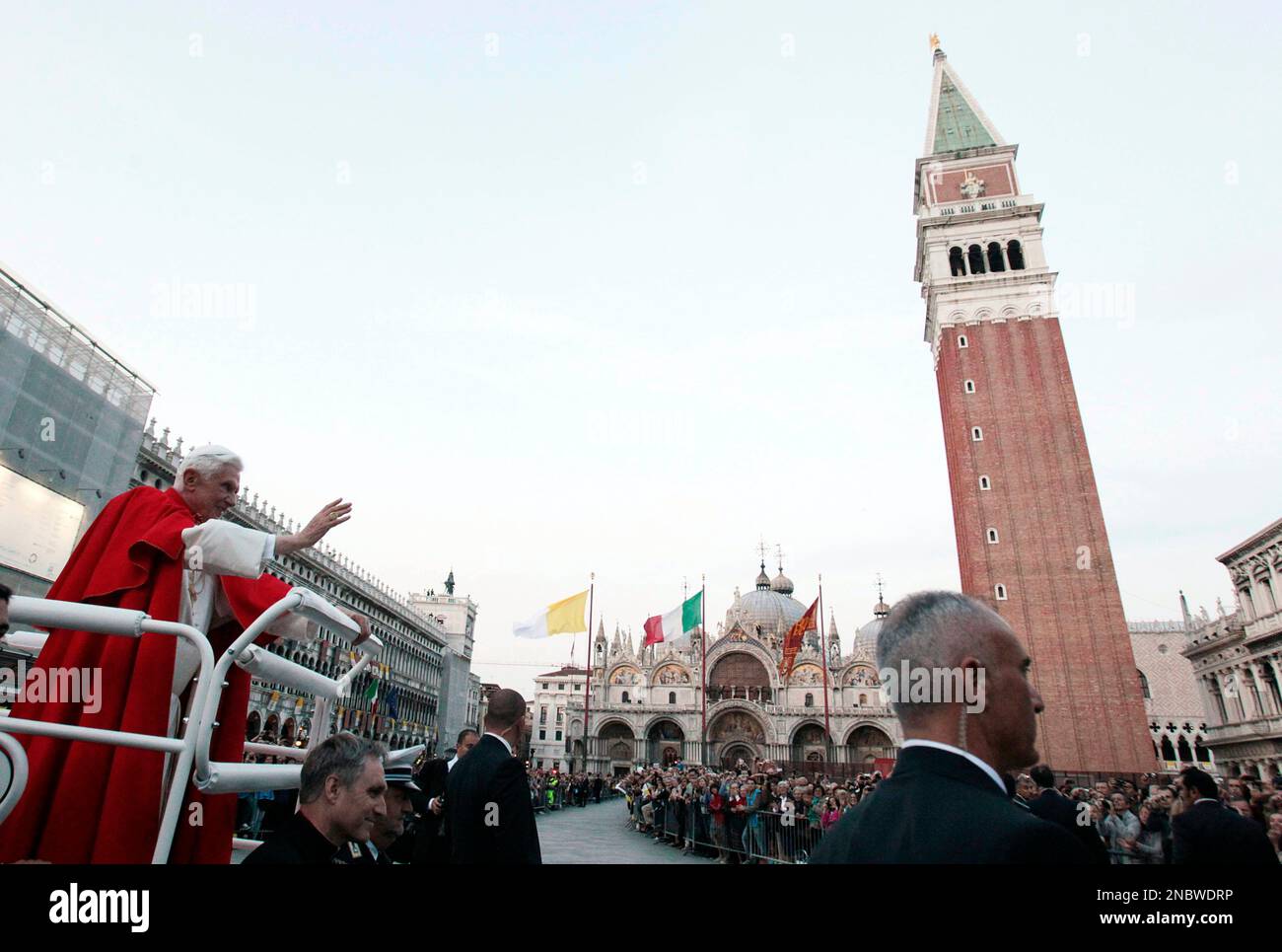 Pope Benedict blesses the faithful upon his arrival in St. Mark's ...