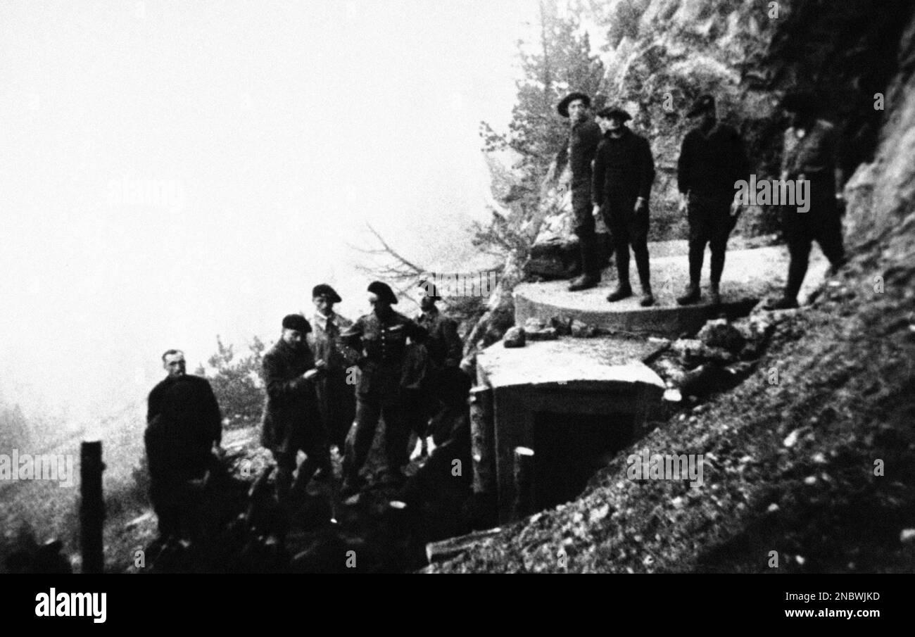 French army in the Chasseurs Alpine, France on Nov. 4, 1939. (AP Photo ...