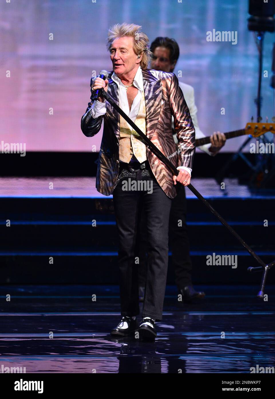 Hollywood, Florida, USA. 13th Feb, 2023. Rod Stewart performs on stage ...
