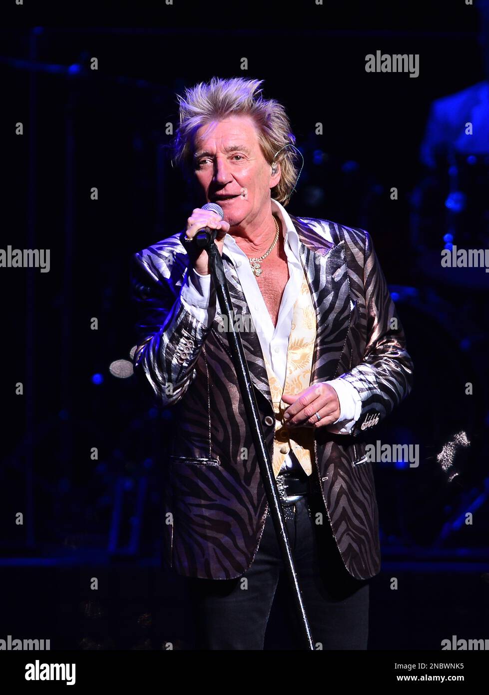 Hollywood, Florida, USA. 13th Feb, 2023. Rod Stewart performs on stage ...