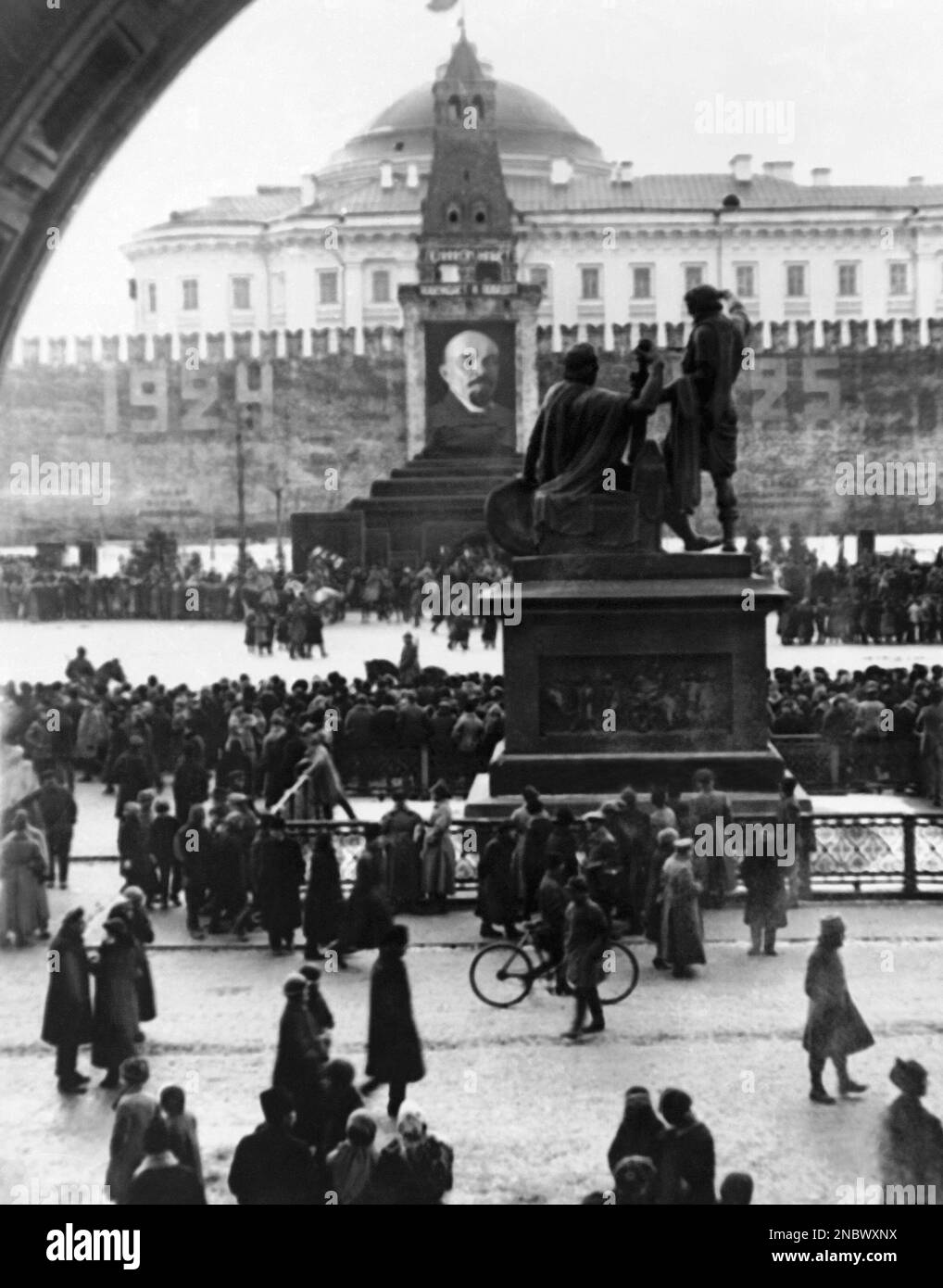 Lenin’s tomb in the Red Square in Moscow, Russia in 1925. (AP Photo ...
