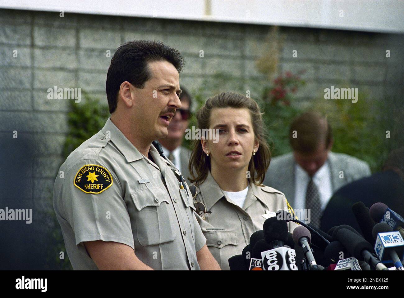 Detectives Robert Brunk and Laura Gacek of the San Diego County Sheriff ...