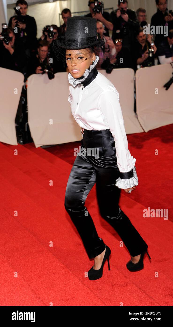 Singer Janelle Monae arrives at the Metropolitan Museum of Art Costume ...