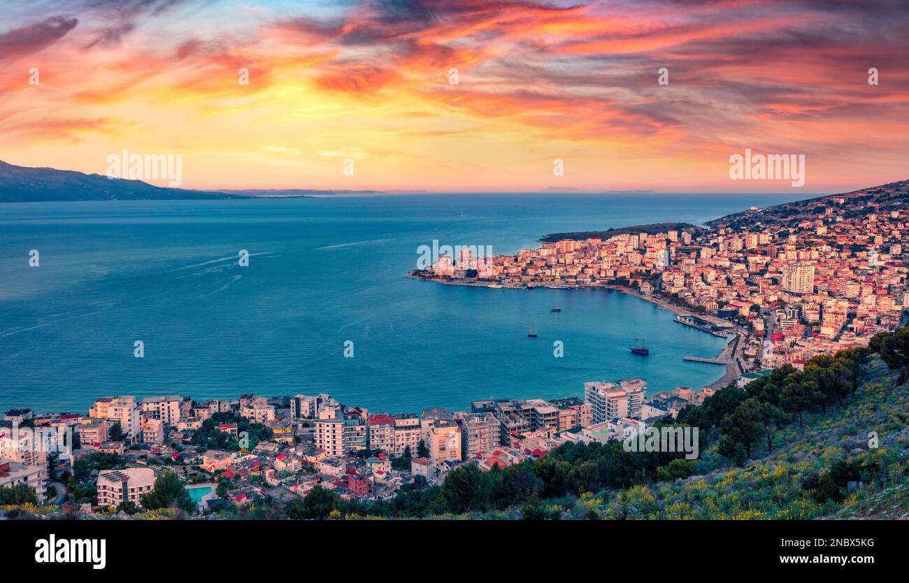 Landscape photography. Adorable morning cityscape of Saranda port ...