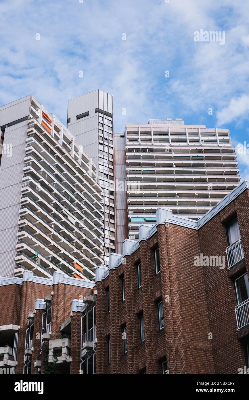 Dirty downtown empty ghetto hi-res stock photography and images - Alamy