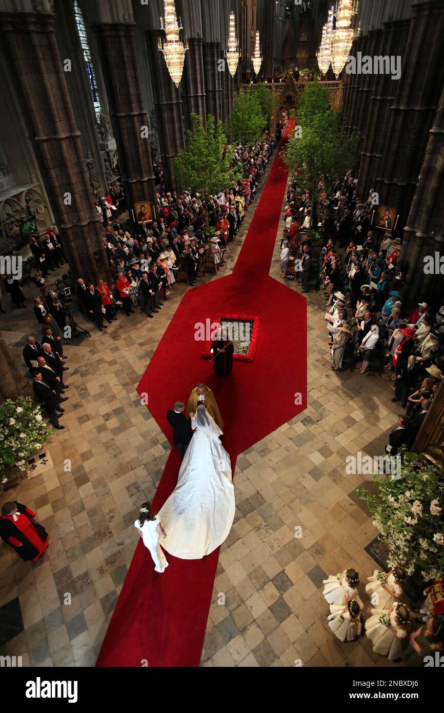 Kate Middleton arrives at the Westminster Abbey for her wedding to ...