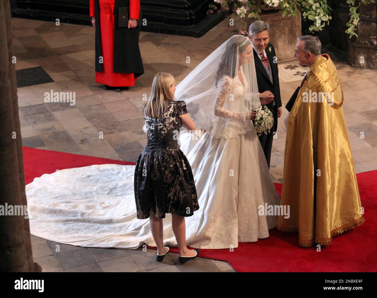 Kate Middleton arrives that Westminster Abby with her father Michael ...