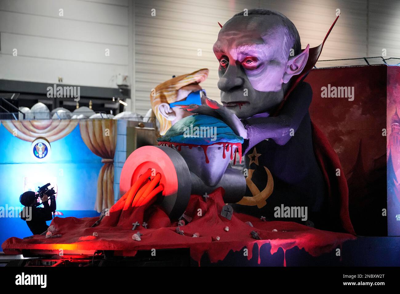 A carnival float depicts Russia's President Vladimir Putin as a vampire ...