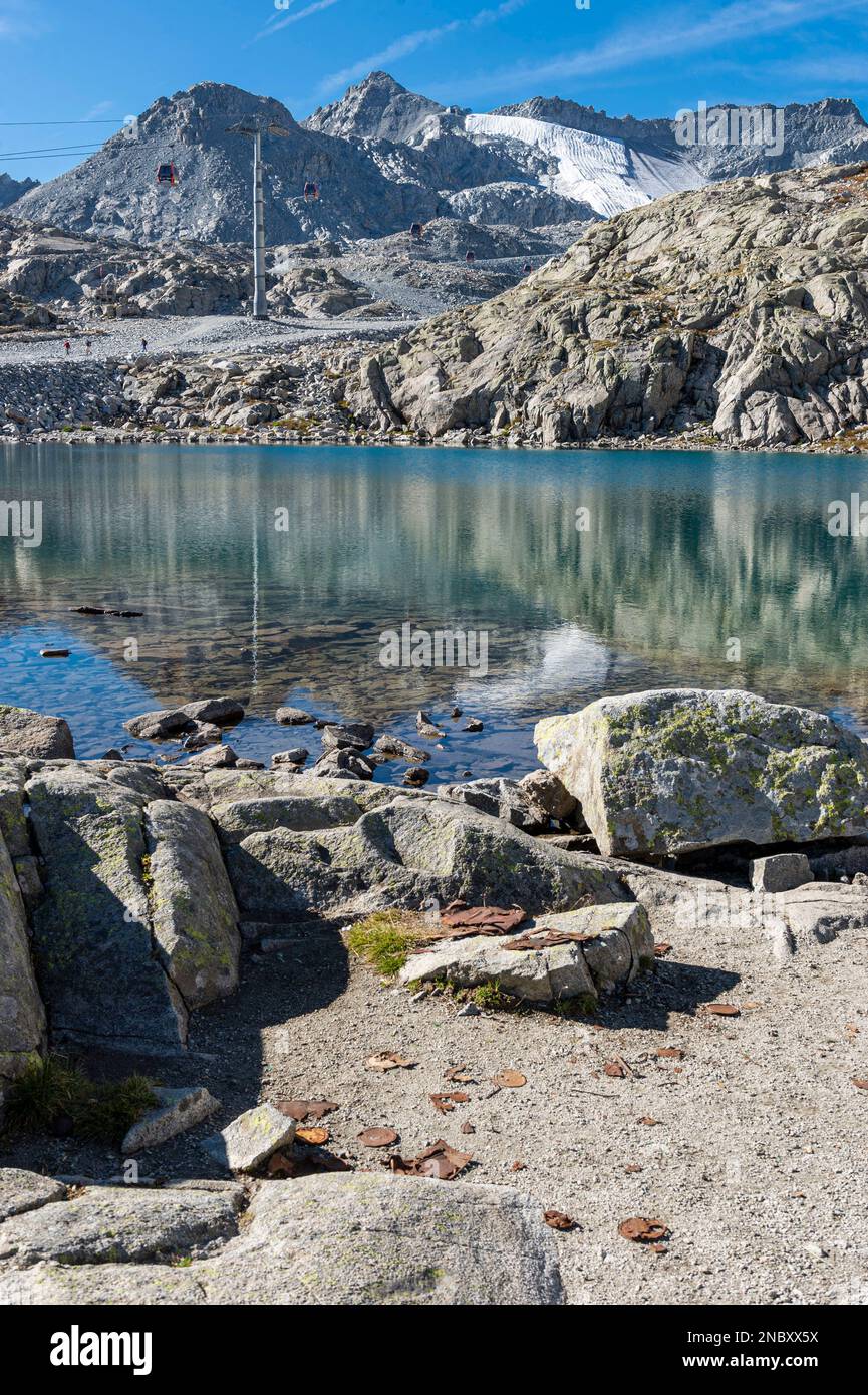 Lake inferiore hi-res stock photography and images - Alamy