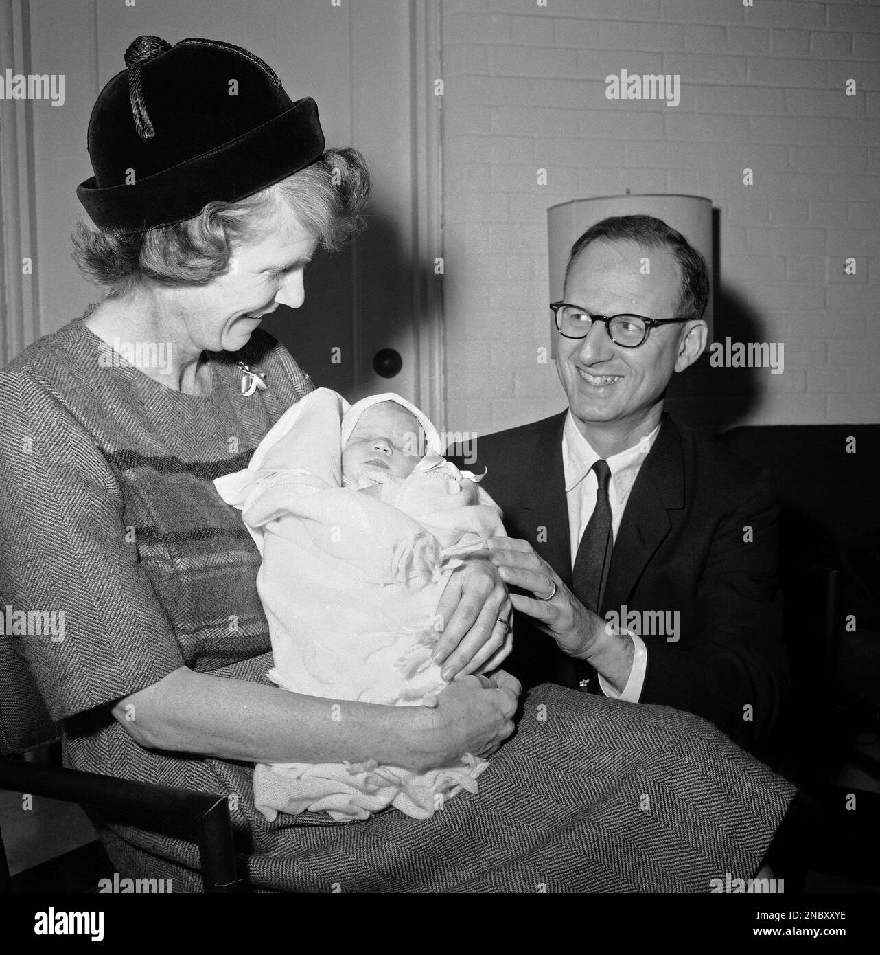Robert M. Morgenthau, U.S. Attorney and wife, Martha, proudly look over ...
