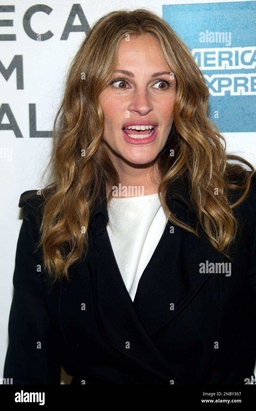 Julia Roberts arrives to the 'Jesus Henry Christ' premiere during the ...