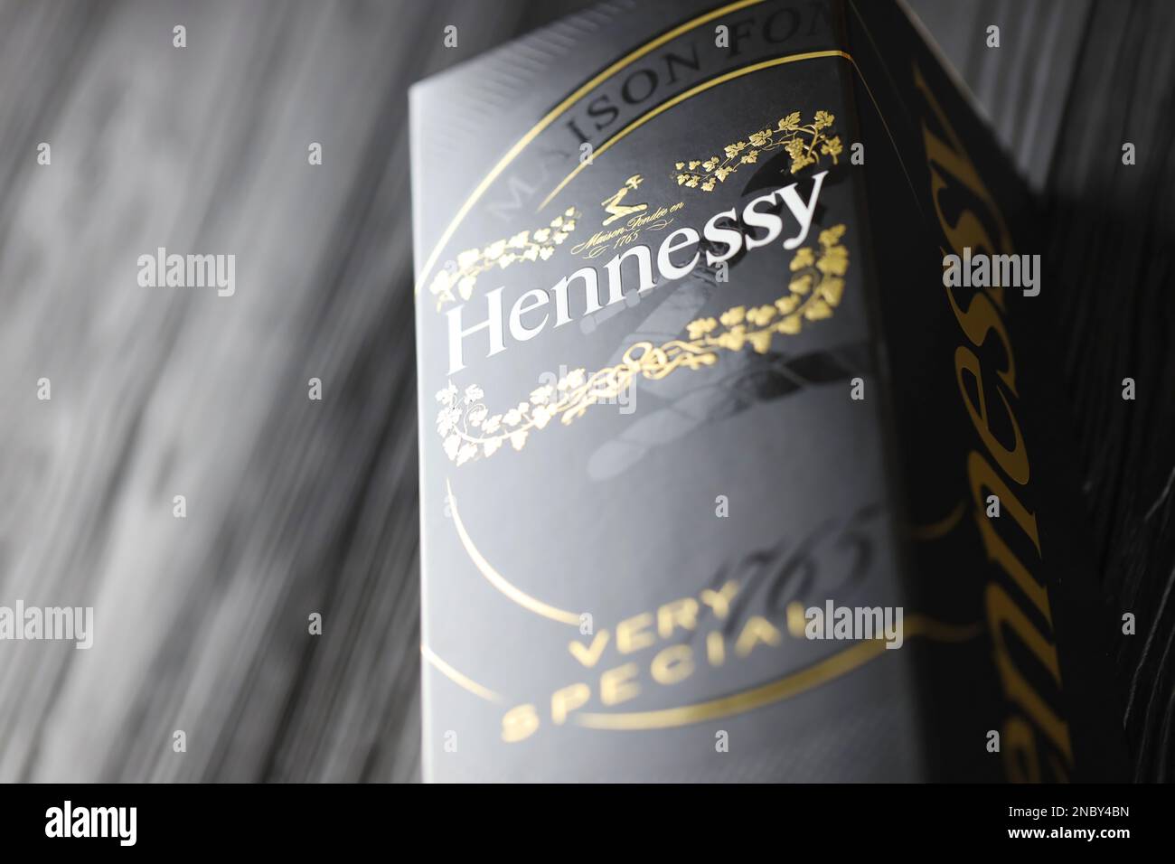 Vintage hennessy cognac bottle hi-res stock photography and images - Alamy