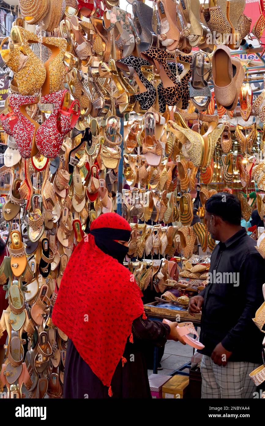 Traditional shoes india hi-res stock photography and images - Alamy
