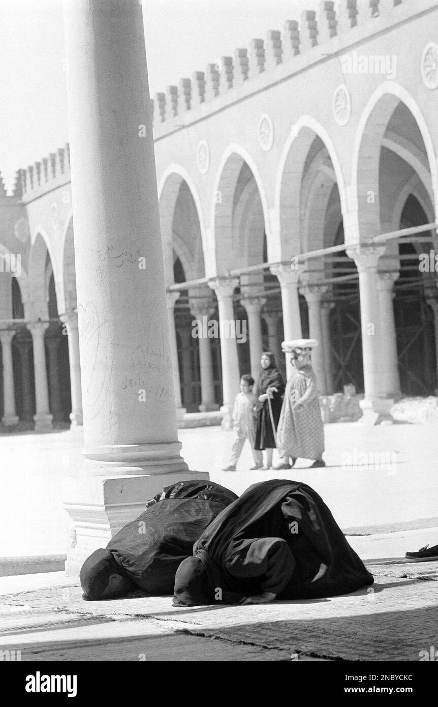 Women in Amr Ibn el Asi mosque in Cairo, Egypt in 1977. (AP Photo/Horst ...