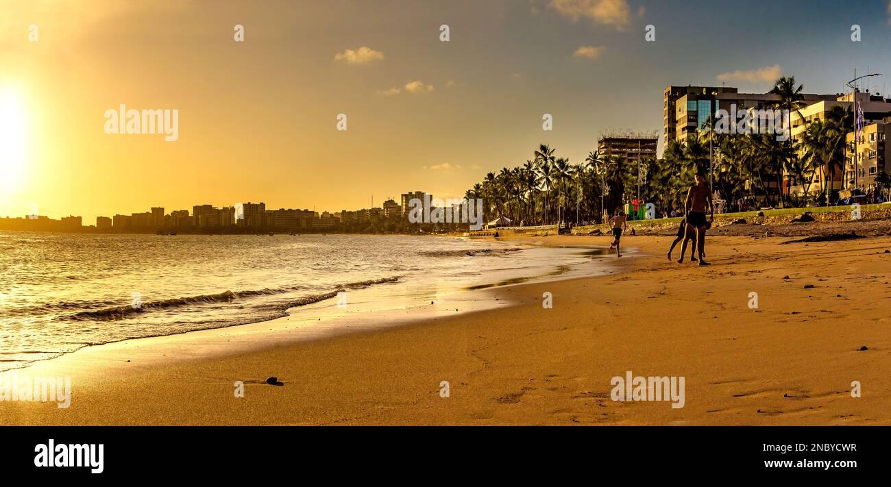 Golden sunet hi-res stock photography and images - Alamy