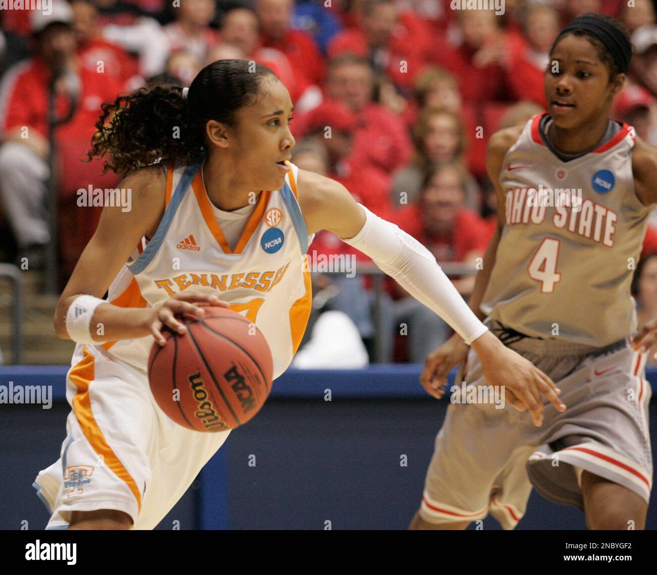 Tennessee guard Meighan Simmons drives against Ohio State guard Tayler ...