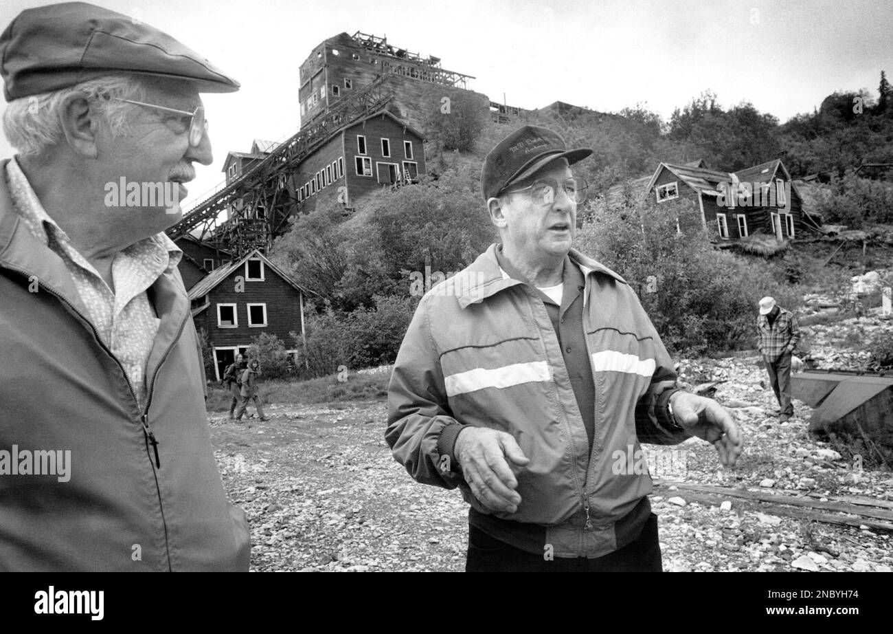 Former Anchorage Mayor George Sullivan, center, reminisces about his ...