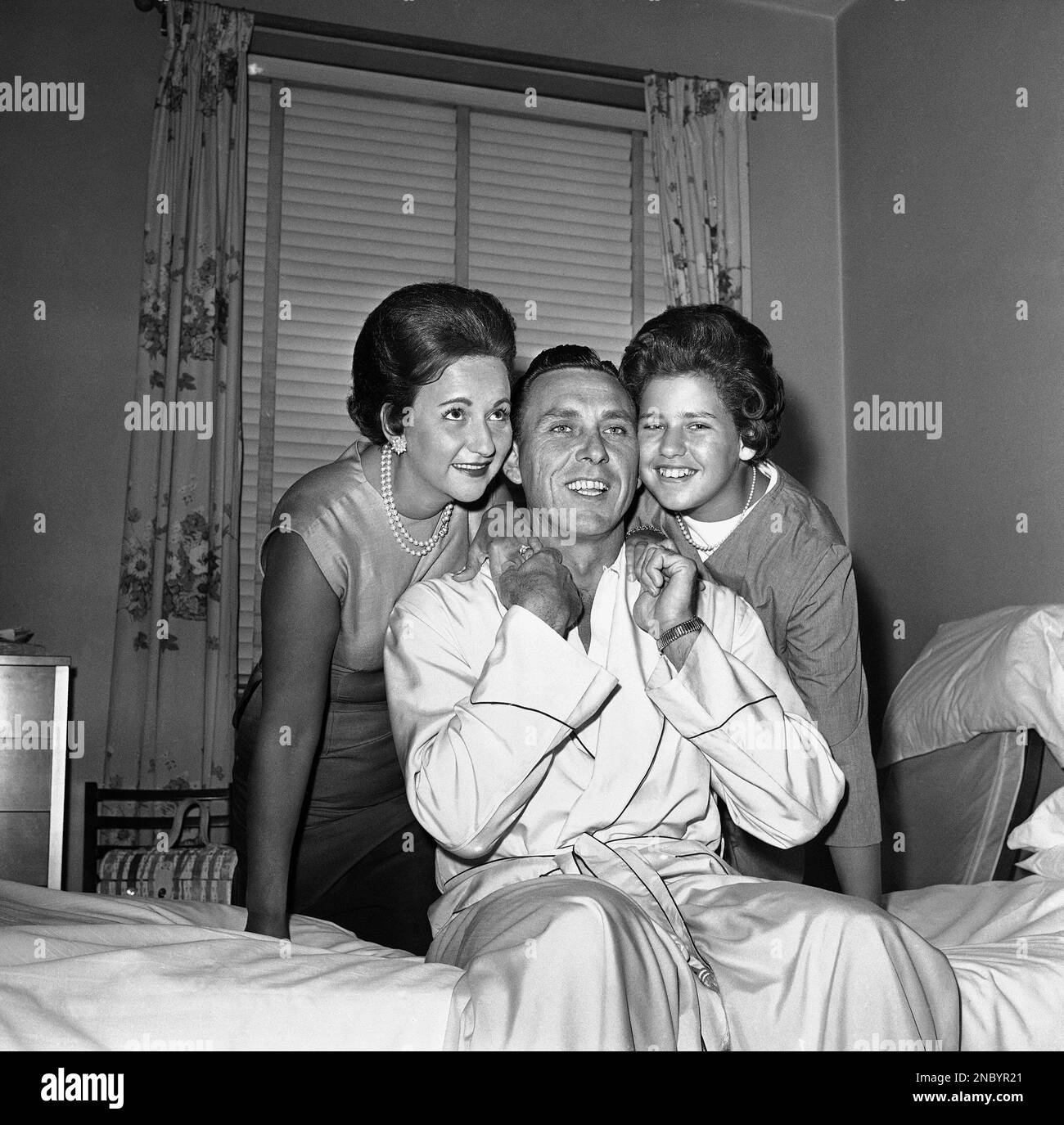 Gil Hodges, with his wife Joan, left, and their daughter Irene, 11 ...
