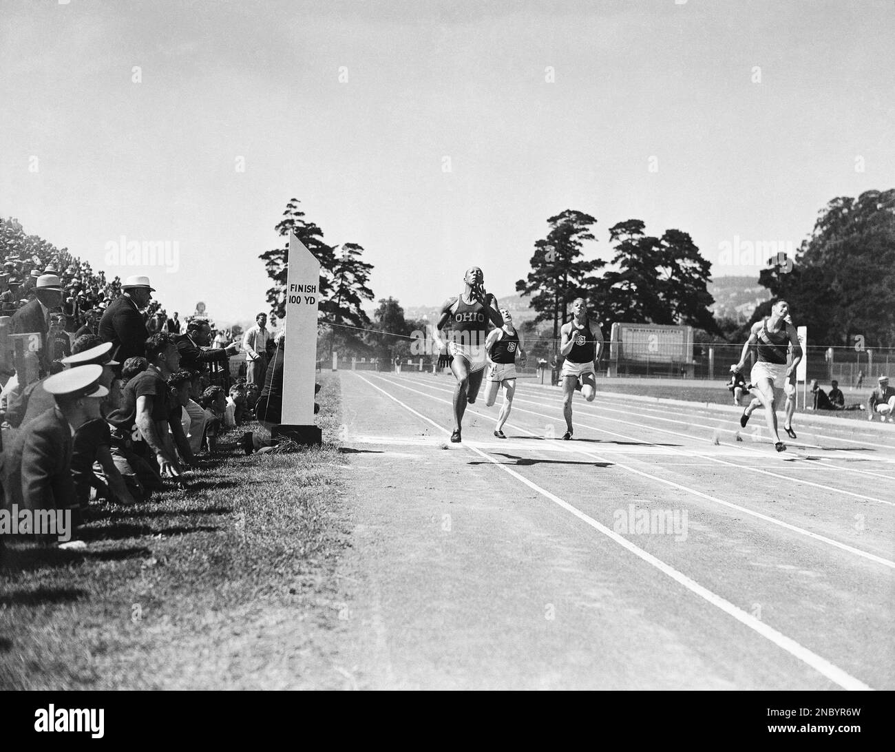 Action running track competition sport spectator athlete motion hi-res ...