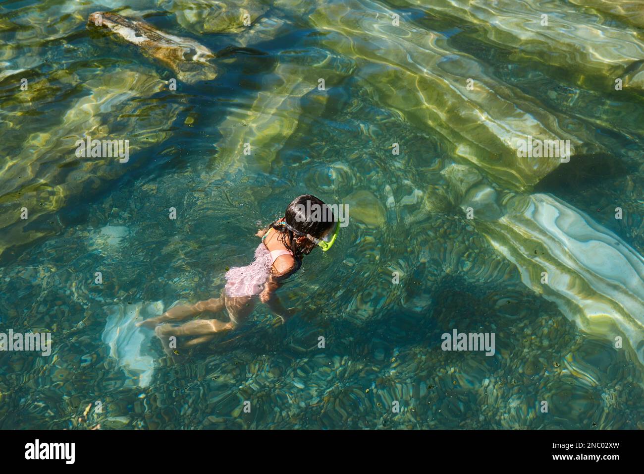 Thermal pool in archeological site of Hierapolis. Pamukkale landmark ...