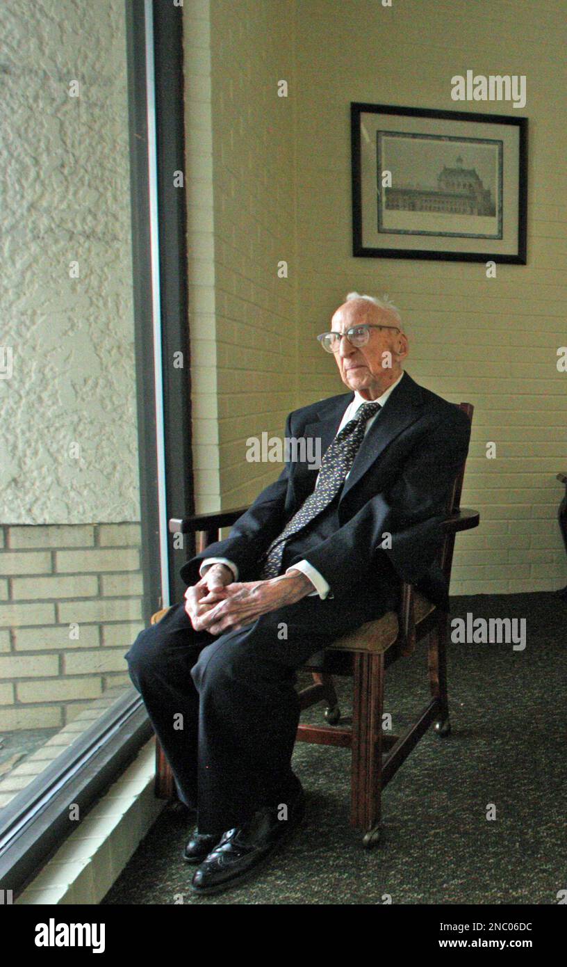 114 year old Walter Breuning sits for an interview with a reporter for ...
