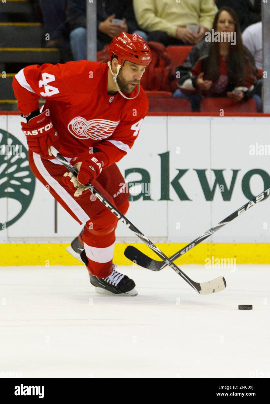 Detroit Red Wings right wing Todd Bertuzzi (44) skates with the puck ...