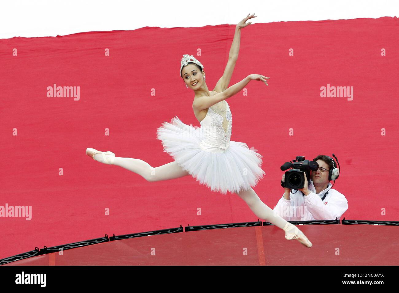 Ballet dancer of the Dutch National Ballet, Maiko Tsutsumi of Japan ...