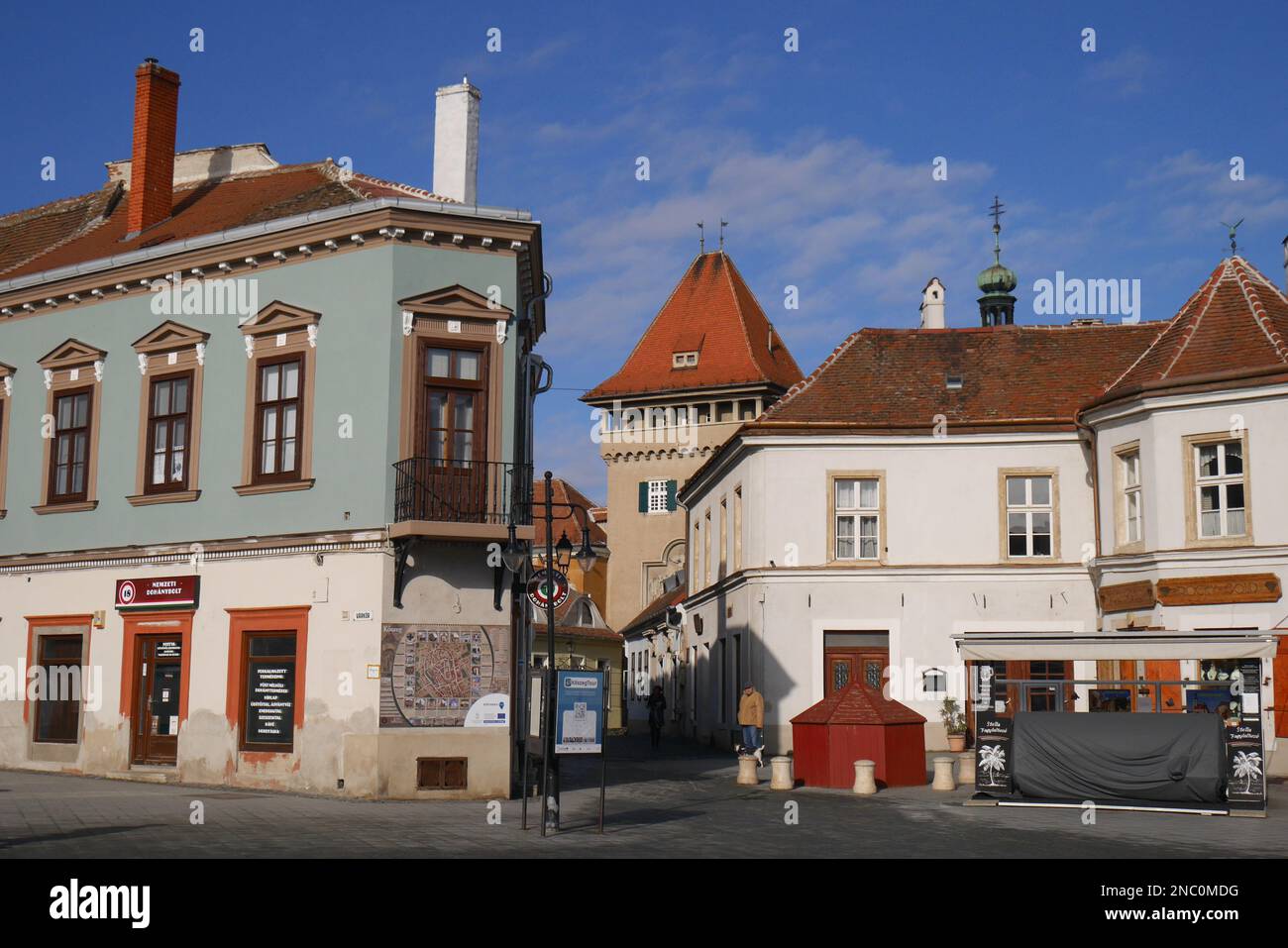 Old town square hungary hi-res stock photography and images - Alamy