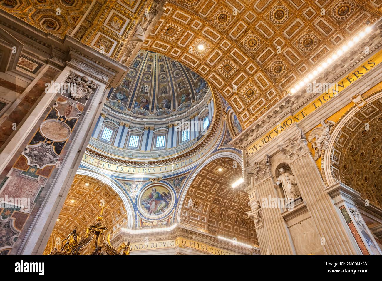 Ceiling interior dome st hi-res stock photography and images - Alamy