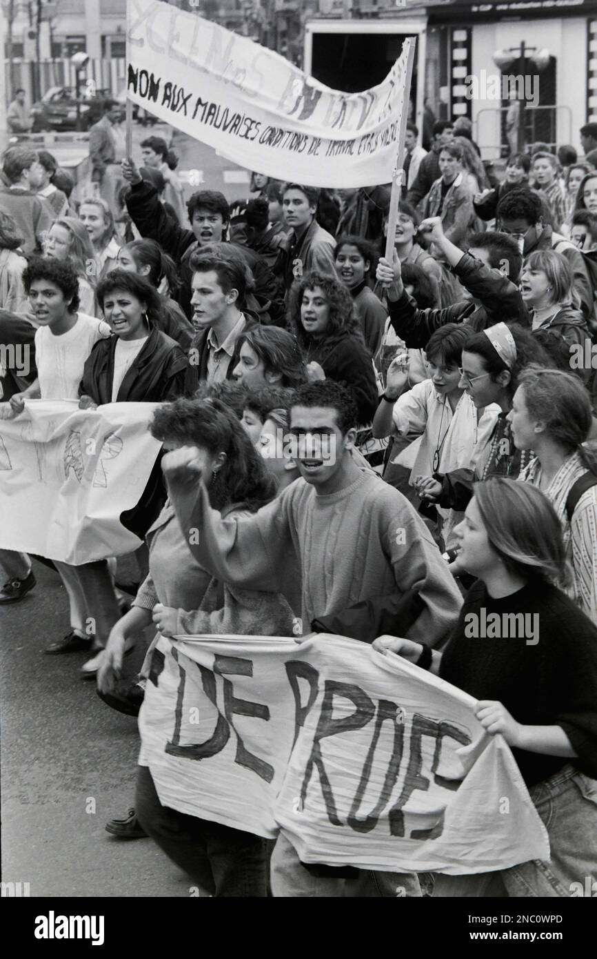 Violence's 1990 hi-res stock photography and images - Alamy